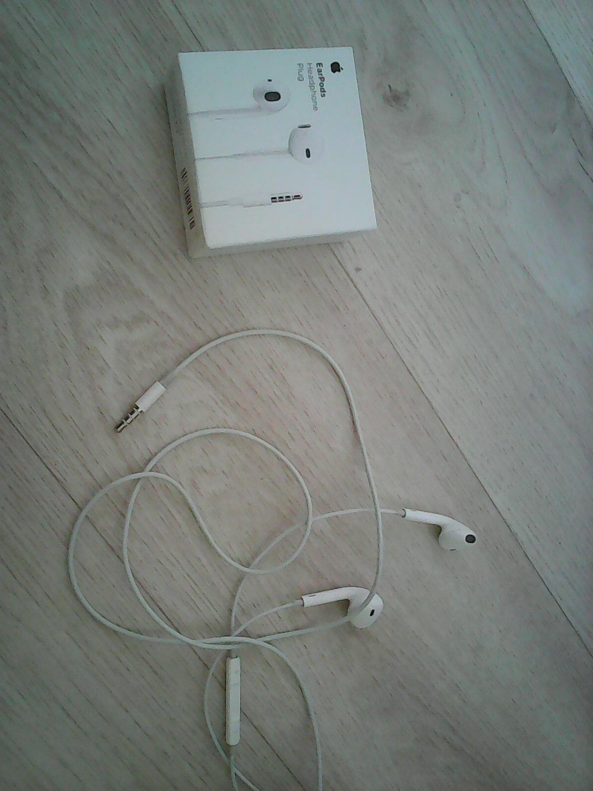 Наушники Apple EarPods 3.5мм White в Алматы - цены, купить в интернет ...